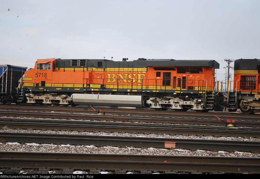 BNSF 5718
